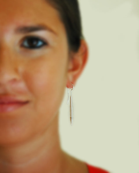 Ribbed Earrings Pointed – EnA Fine Jewelry